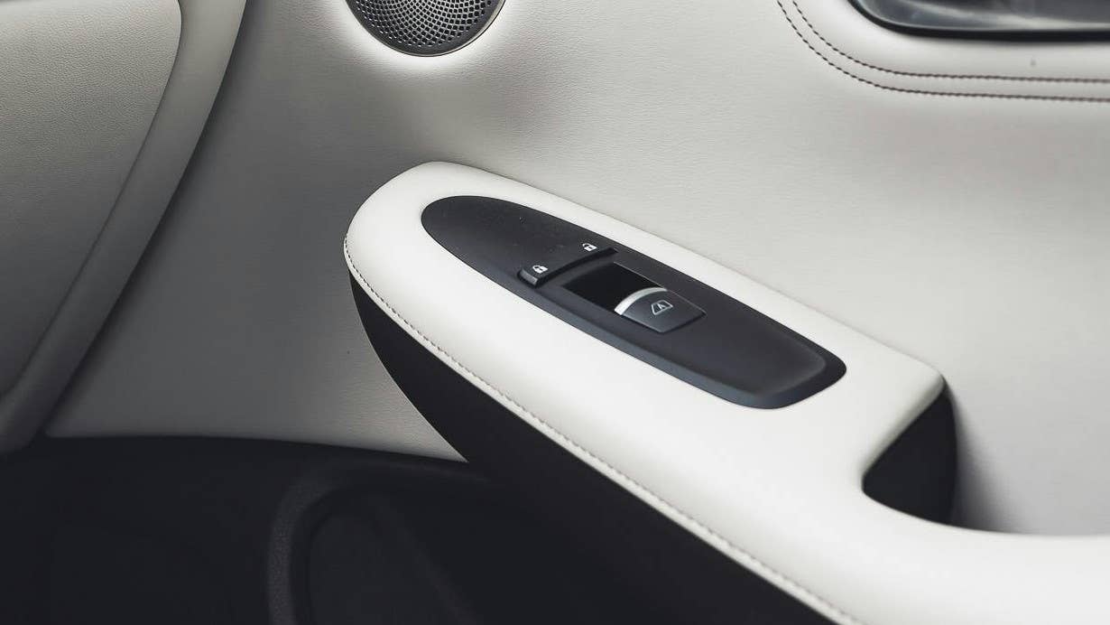 Roll Up or Down Car Windows Using Your Key Fob - AxleAddict