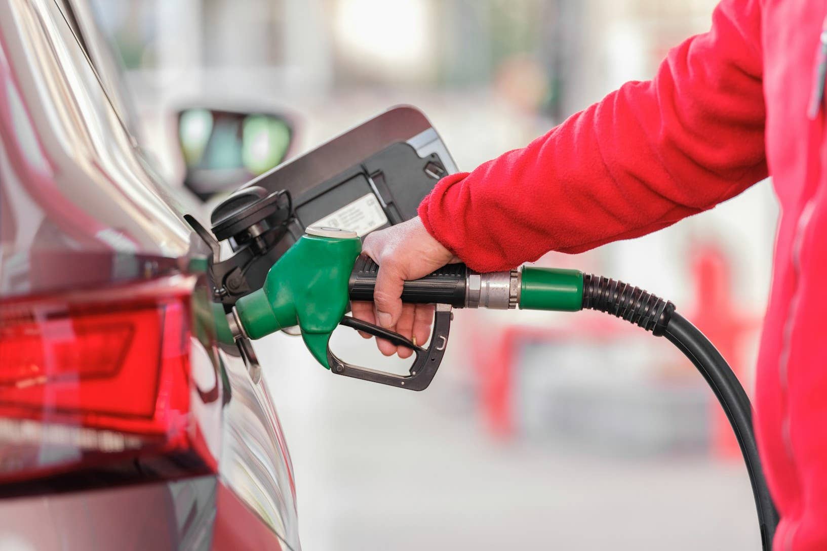 How to Use Less Gas: 10 Proven Fuel-Saving Tips - AxleAddict