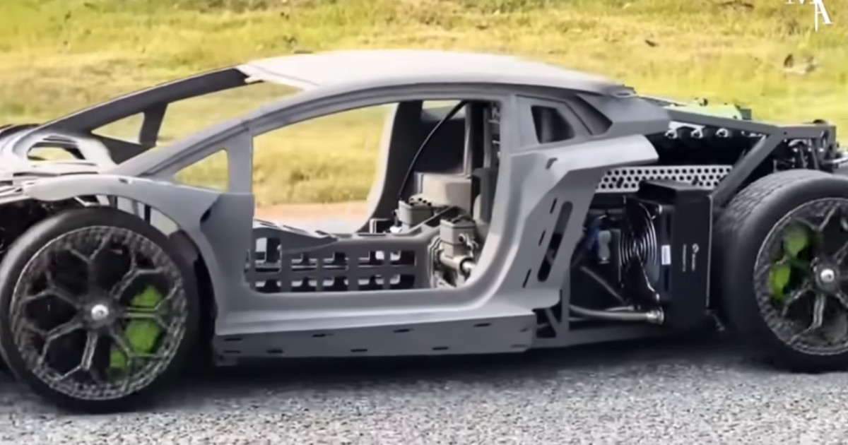 YouTuber Builds $15,000 RC Lamborghini With Real Working V12 Engine ...