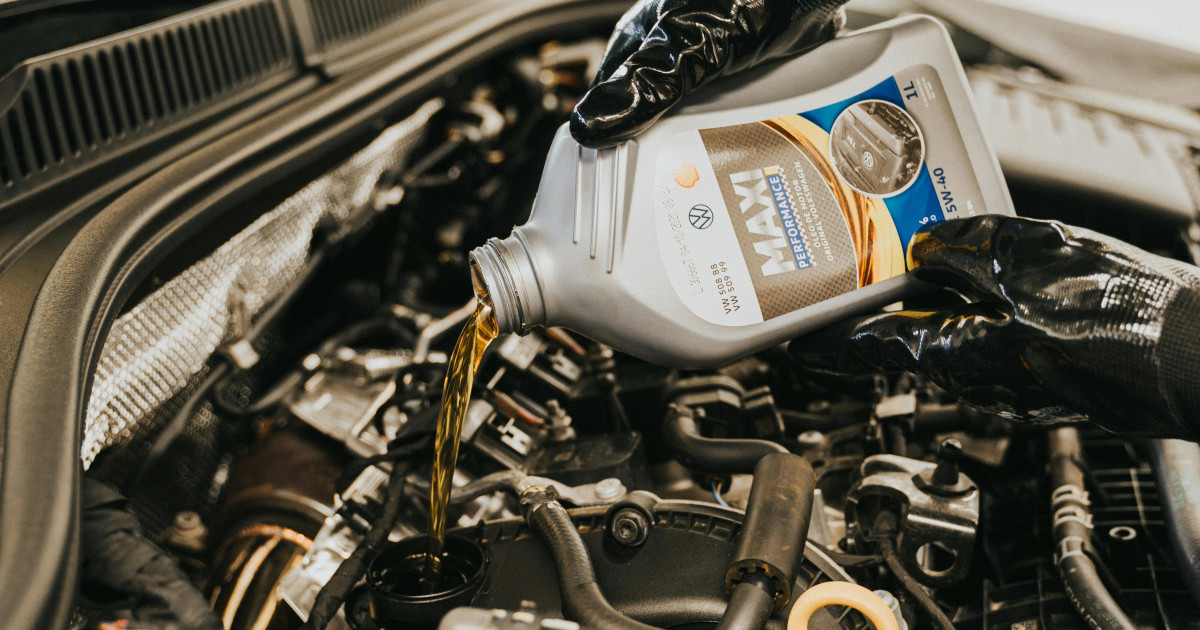 How to Change Your Car’s Oil at Home – DIY Guide for Beginners - AxleAddict