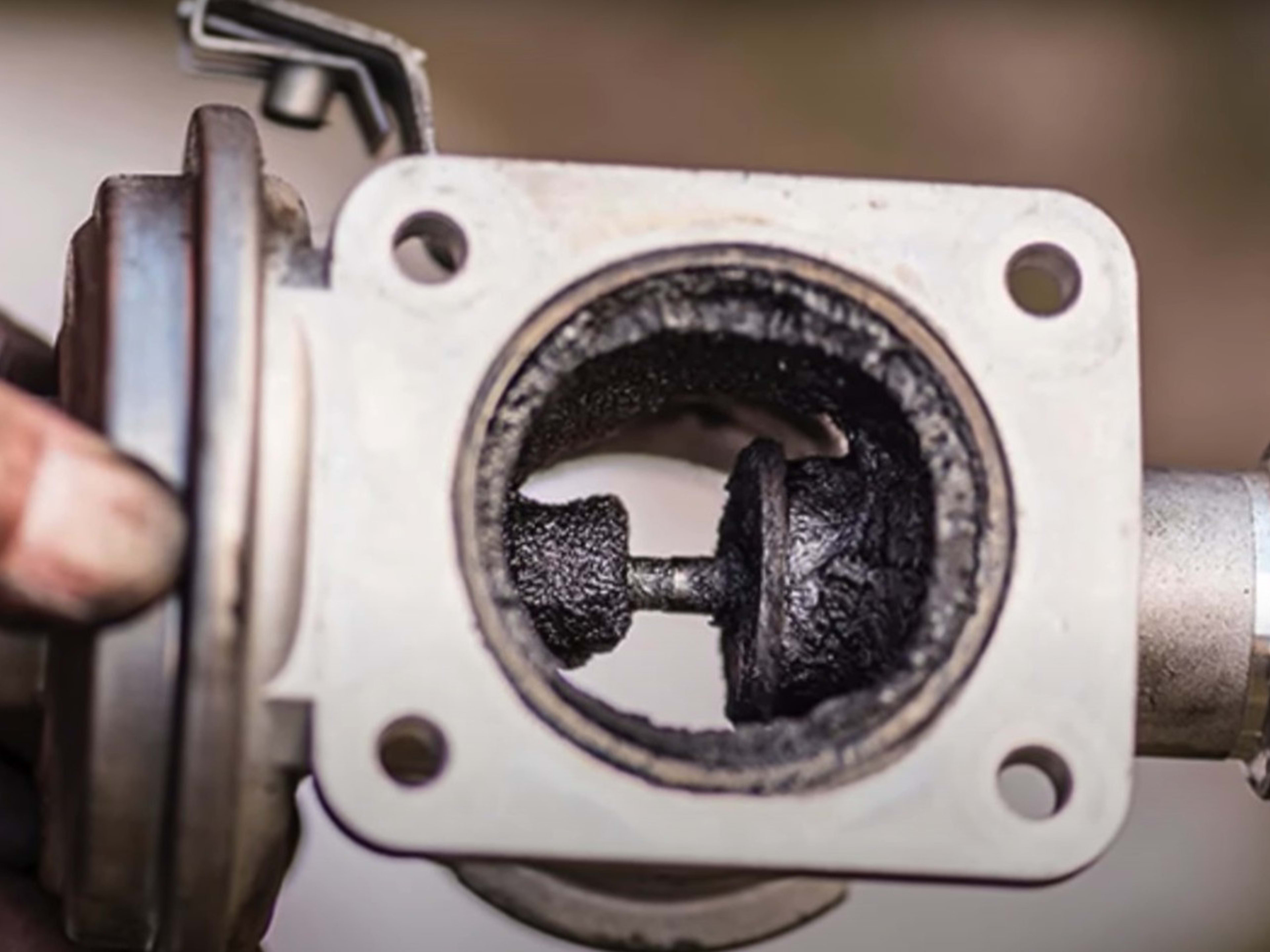 How to Clean an EGR Valve: Step-by-Step Guide and Tools - AxleAddict
