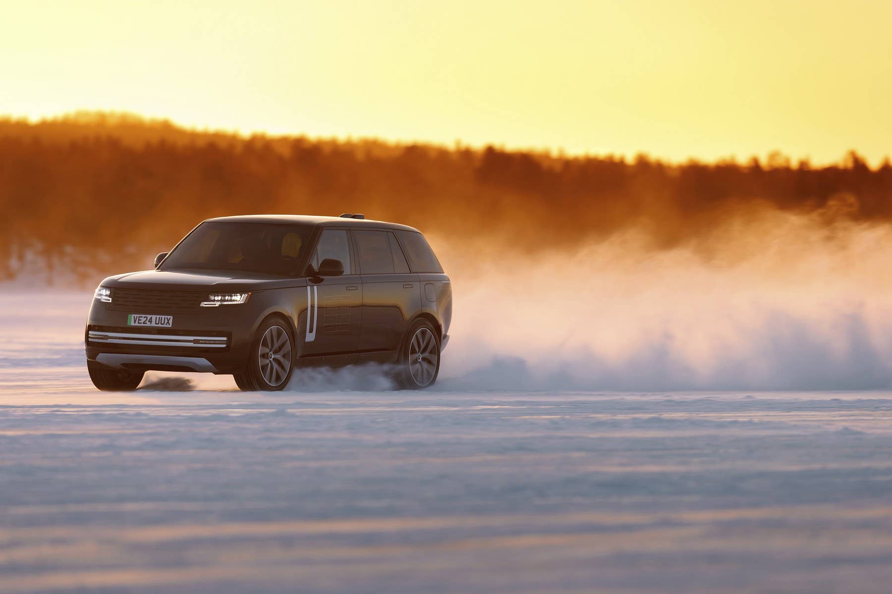 Range Rover new logo marks a departure from the old-school engineering ...