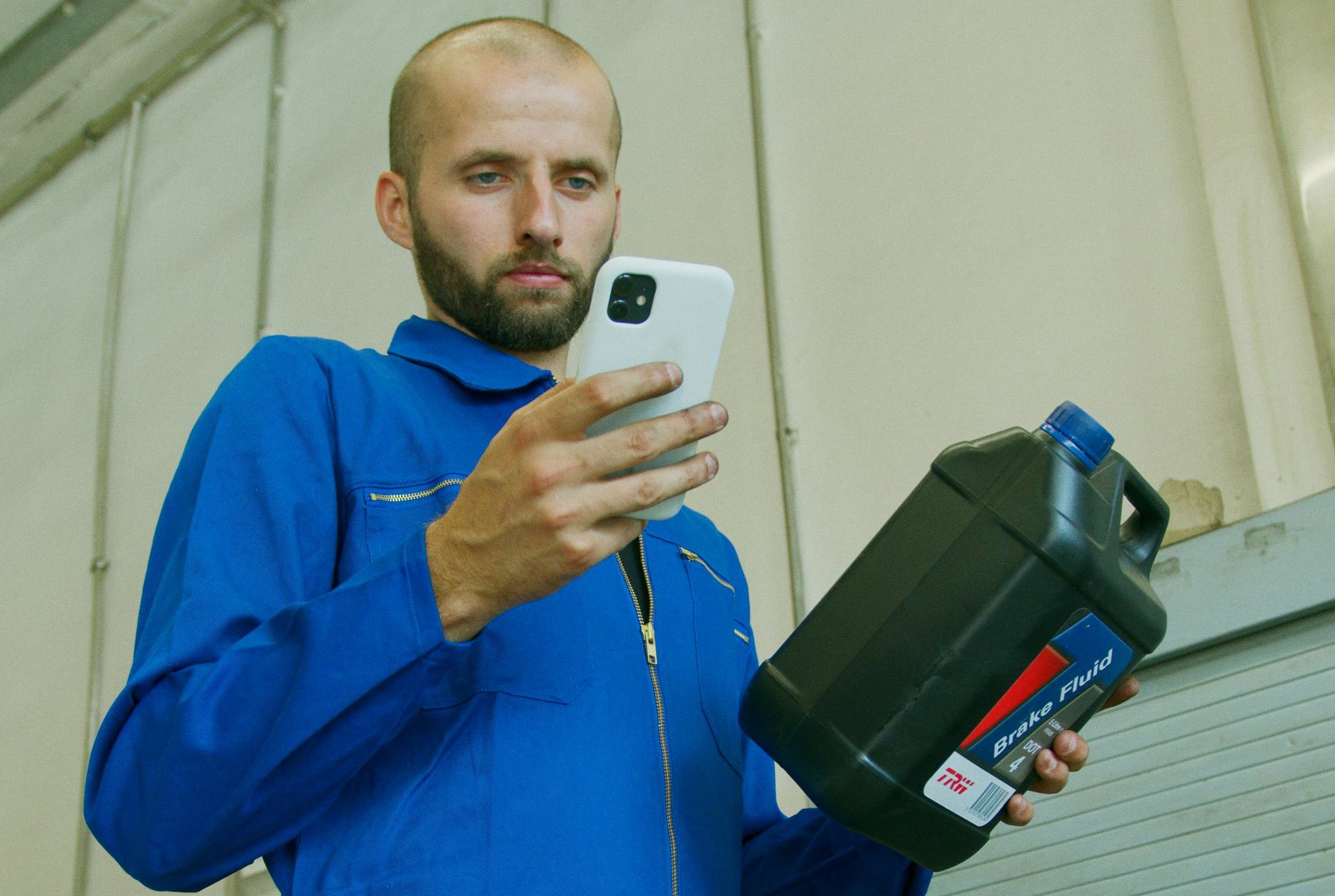 How to Test Brake Booster: Symptoms, Checks, and DIY Diagnosis - AxleAddict