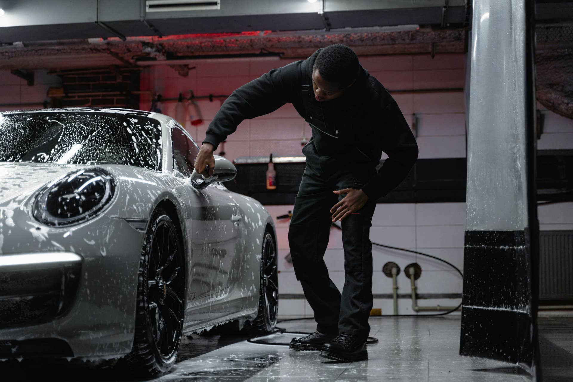 Best Way to Wax a Car: Steps for Shine and Protection - AxleAddict