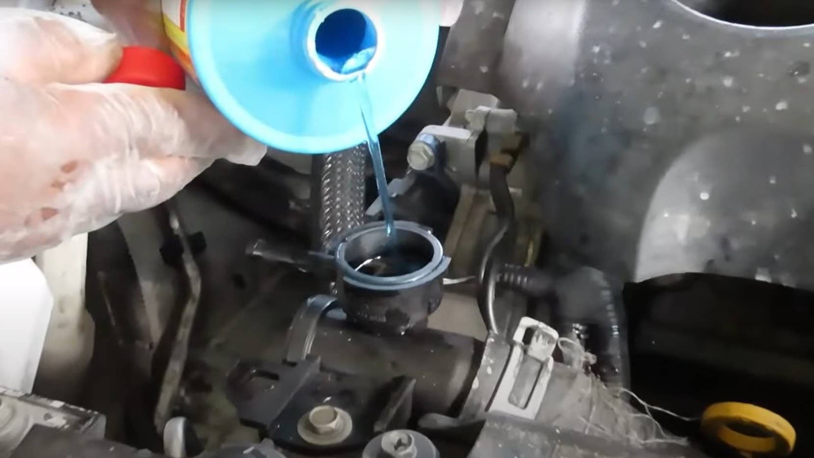How to Use Head Gasket Sealer for a Quick Temporary Fix - AxleAddict