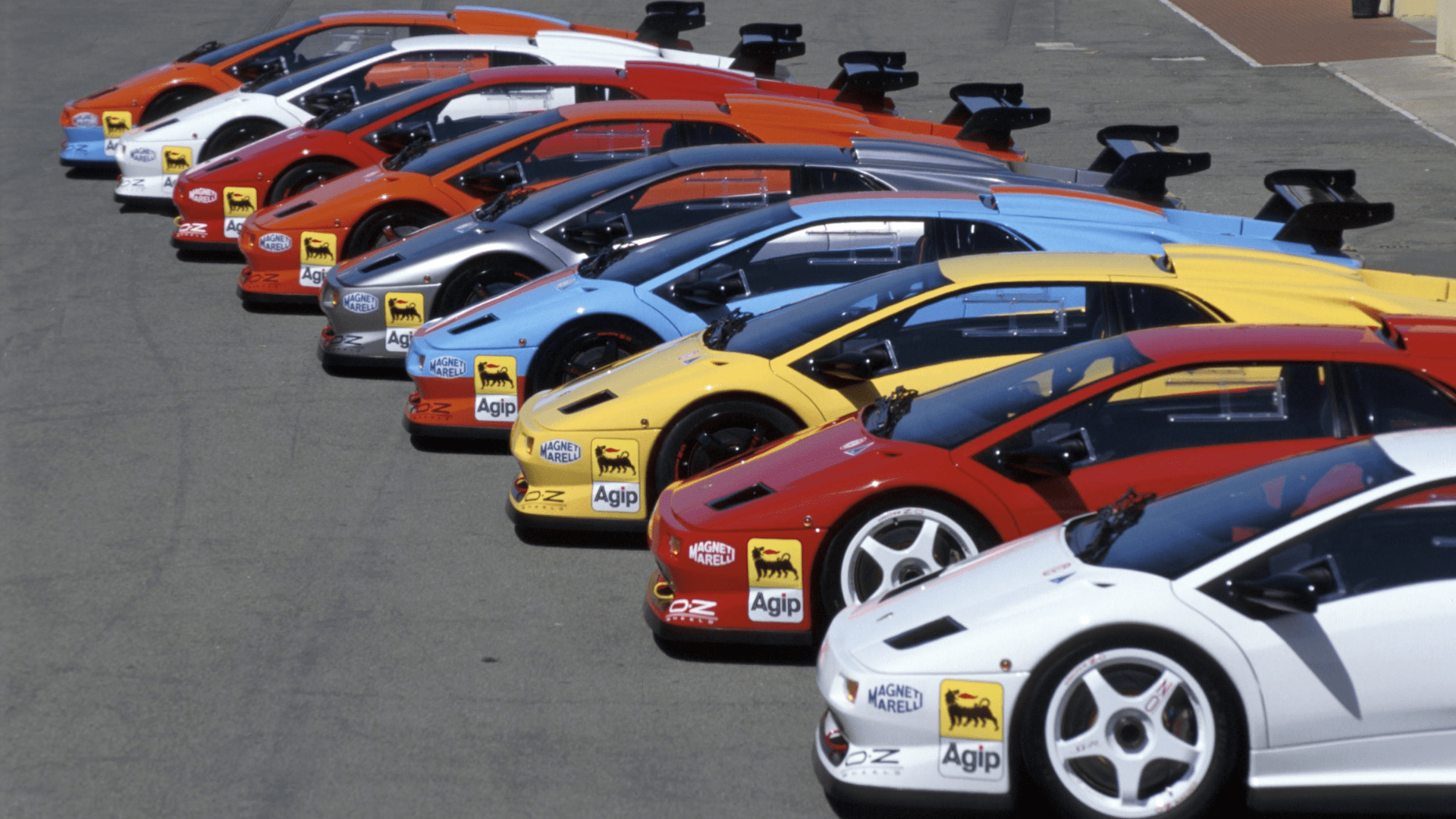 Lamborghini Diablo Turns 35: The Wild ’90s Supercar That Redefined ...