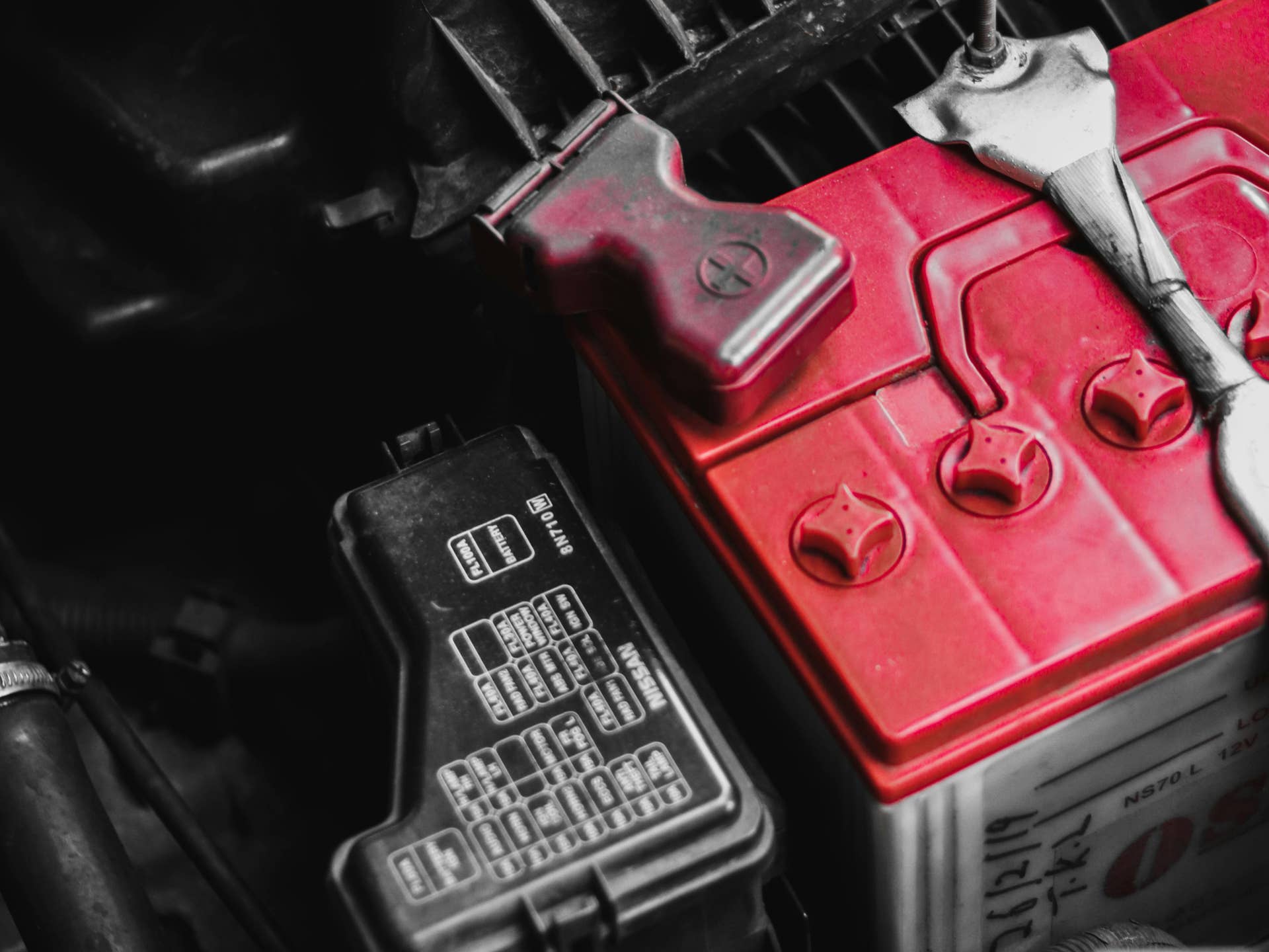 How to Test a Car Battery at Home With or Without a Multimeter - AxleAddict