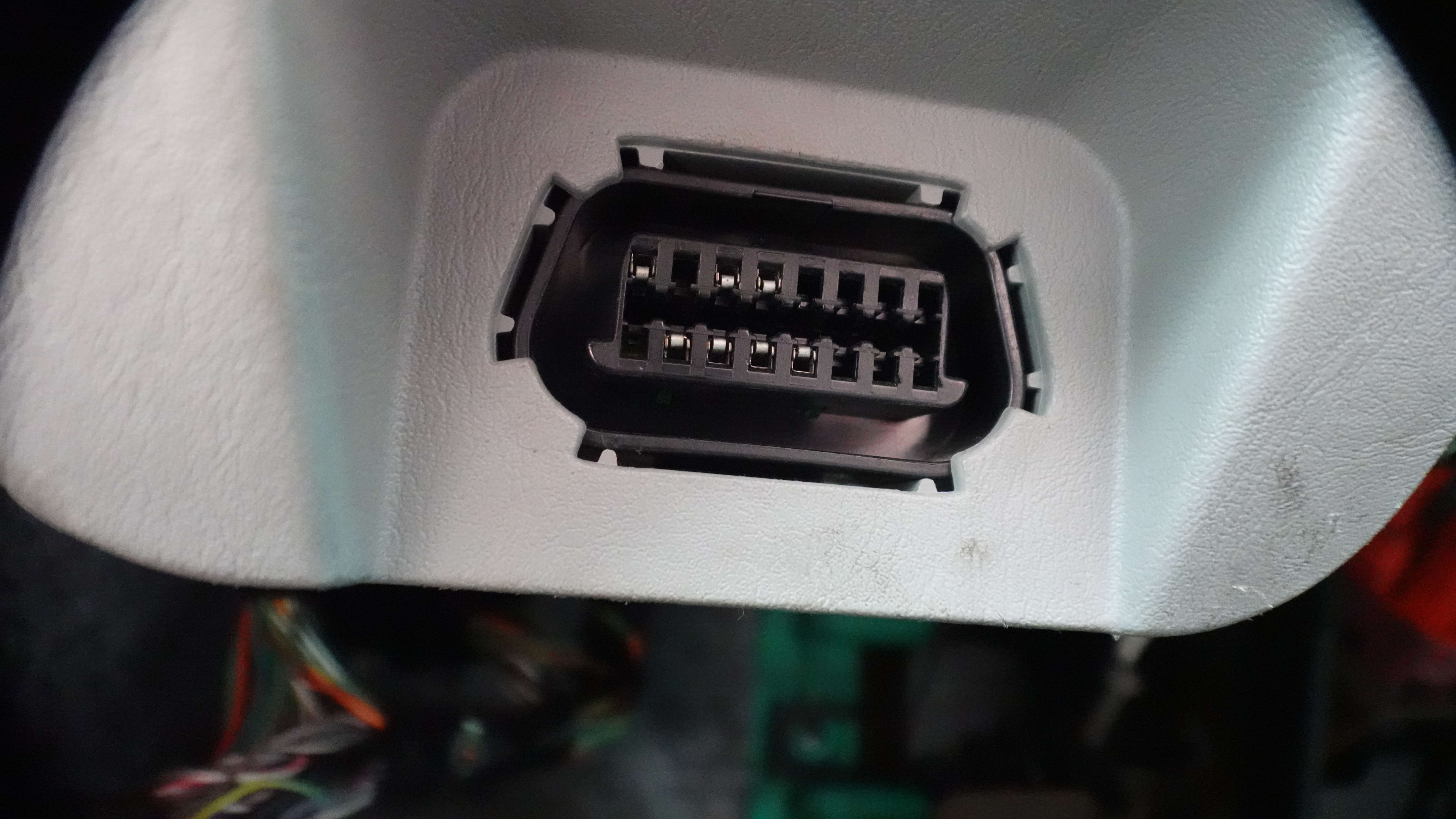 Step-By-Step Instructions of How To Use an OBD2 Scanner - AxleAddict