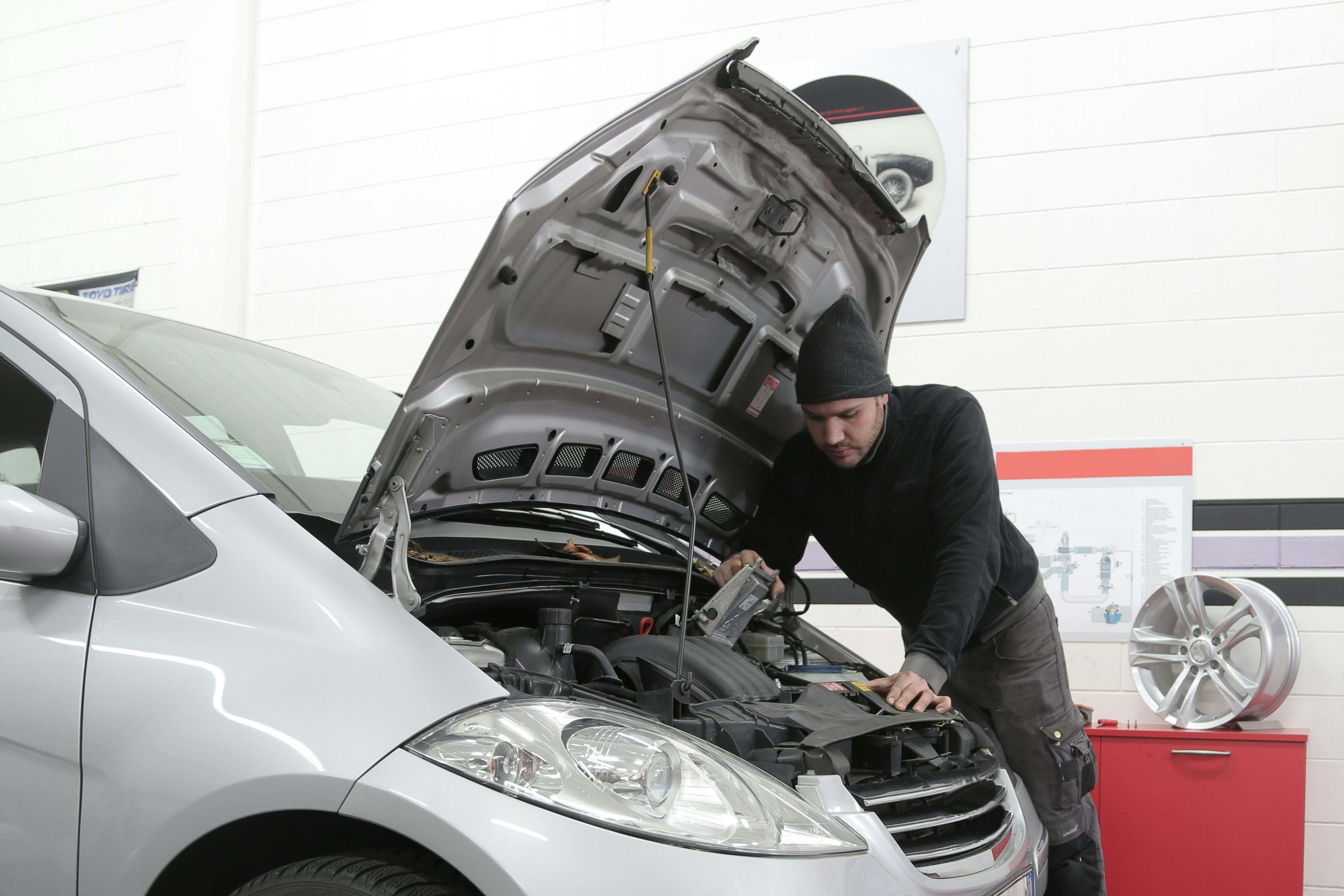 P0430 Code: Fixing Catalytic Converter Efficiency on Bank 2 - AxleAddict