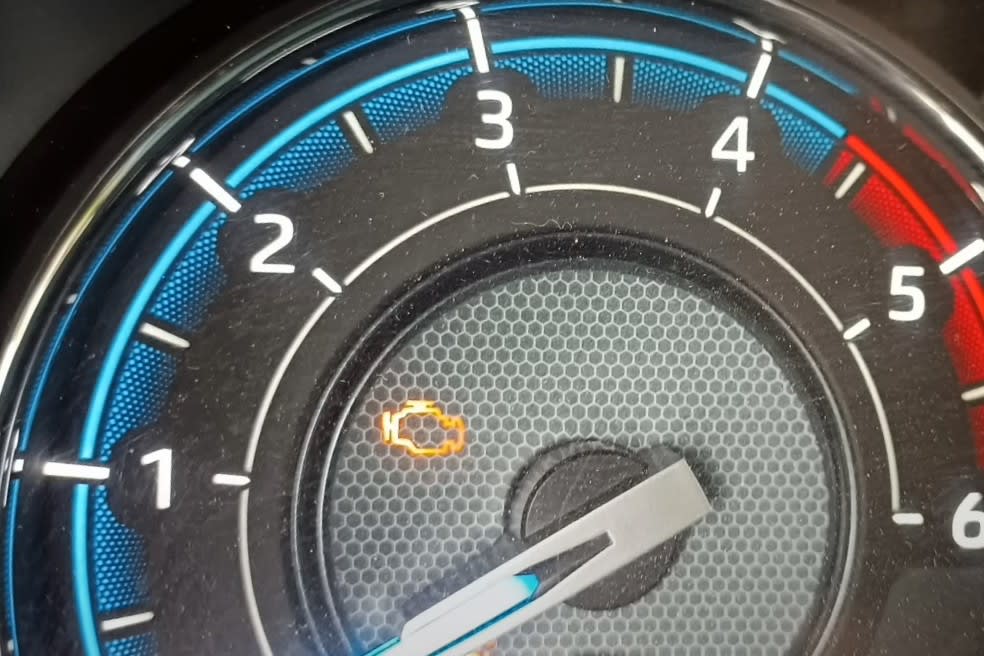 P1000 Code Explained: OBD-II Drive Cycle Not Complete - AxleAddict